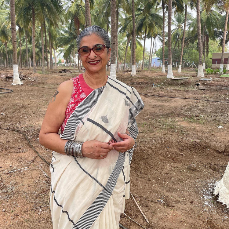 Ela Spotting: Viji Venkatesh in Ela India – Ela Label